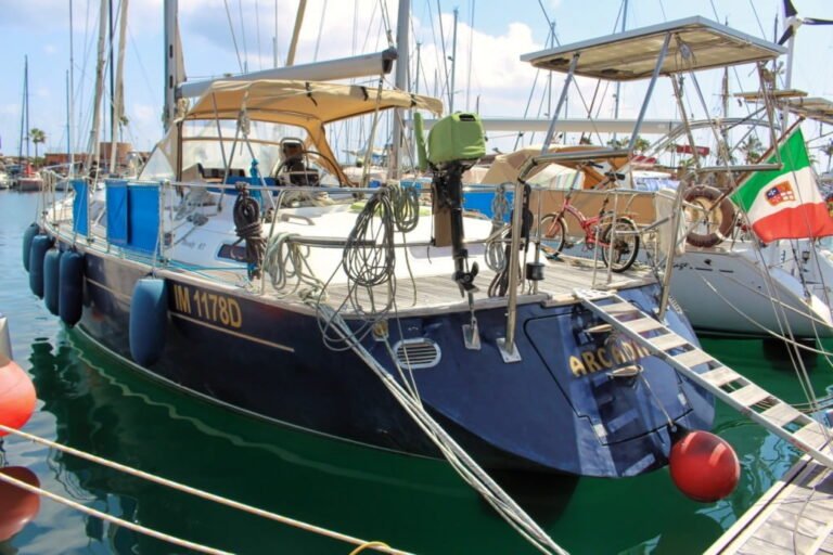 Moody 47 – Canary Yacht Brokers